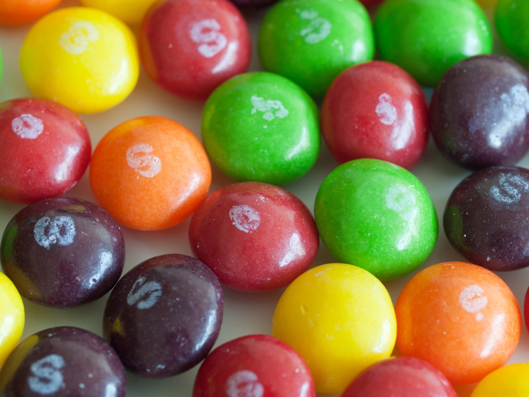 Priljubljeni bomboni predstavljajo nevarnost za obolenja črevesja - Med ...